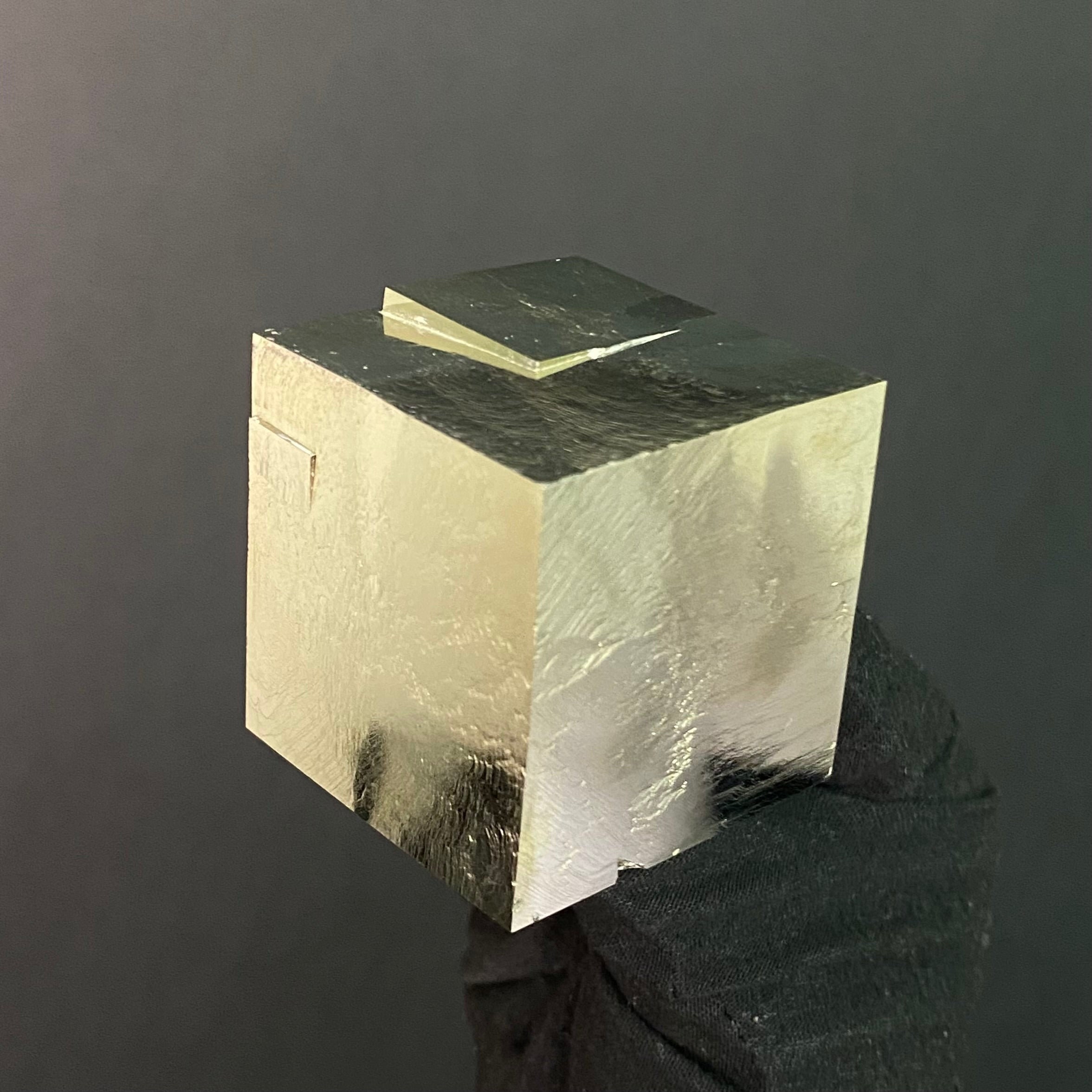 Single Cube Pyrite Specimen From Mina Ampliación A Victoria, Navajún ...