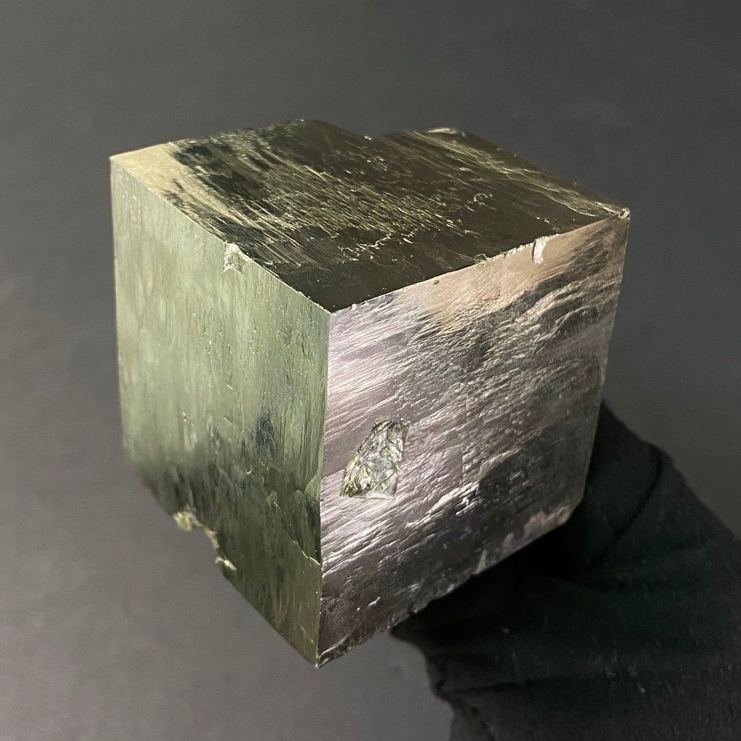 Single Cube Pyrite Specimen From Mina Ampliación A Victoria, Navajún ...