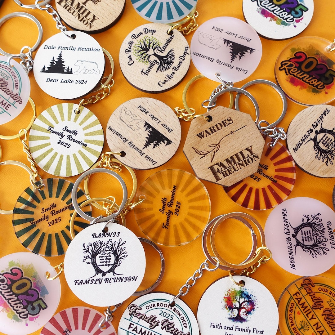 Custom Wooden Family Reunion Keychain Favors: Personalized Name Tags - Etsy