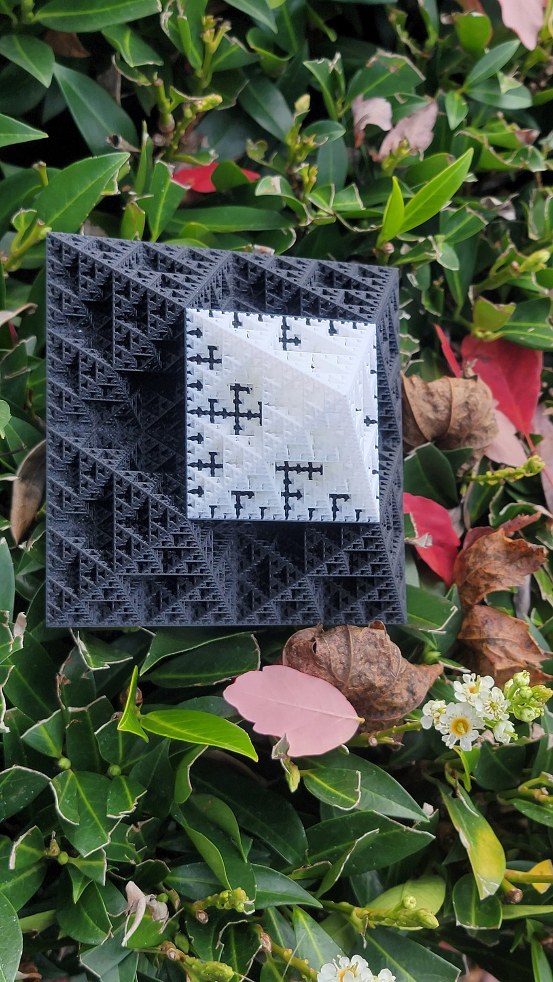 Fractal Pyramid, Black and White 3D Printed Sierpinski Fractal Pyramid ...