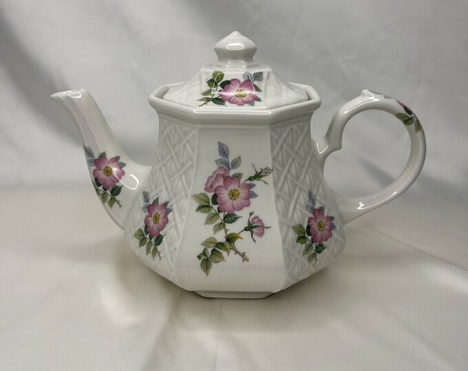 Vintage Sadler Floral Teapot From England - Etsy Canada