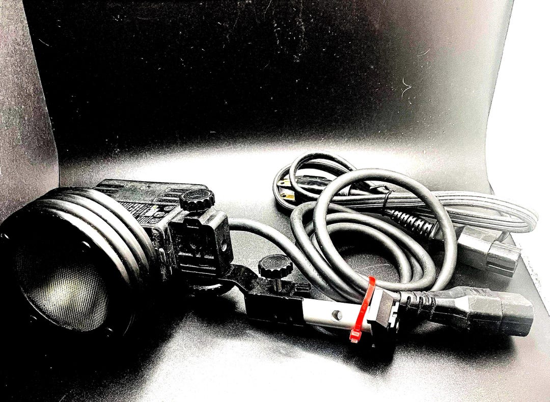 Lowel Pro-light Focusing Halogen Light Head (250W Max) Video Film Photography Tungsten Lighting ...