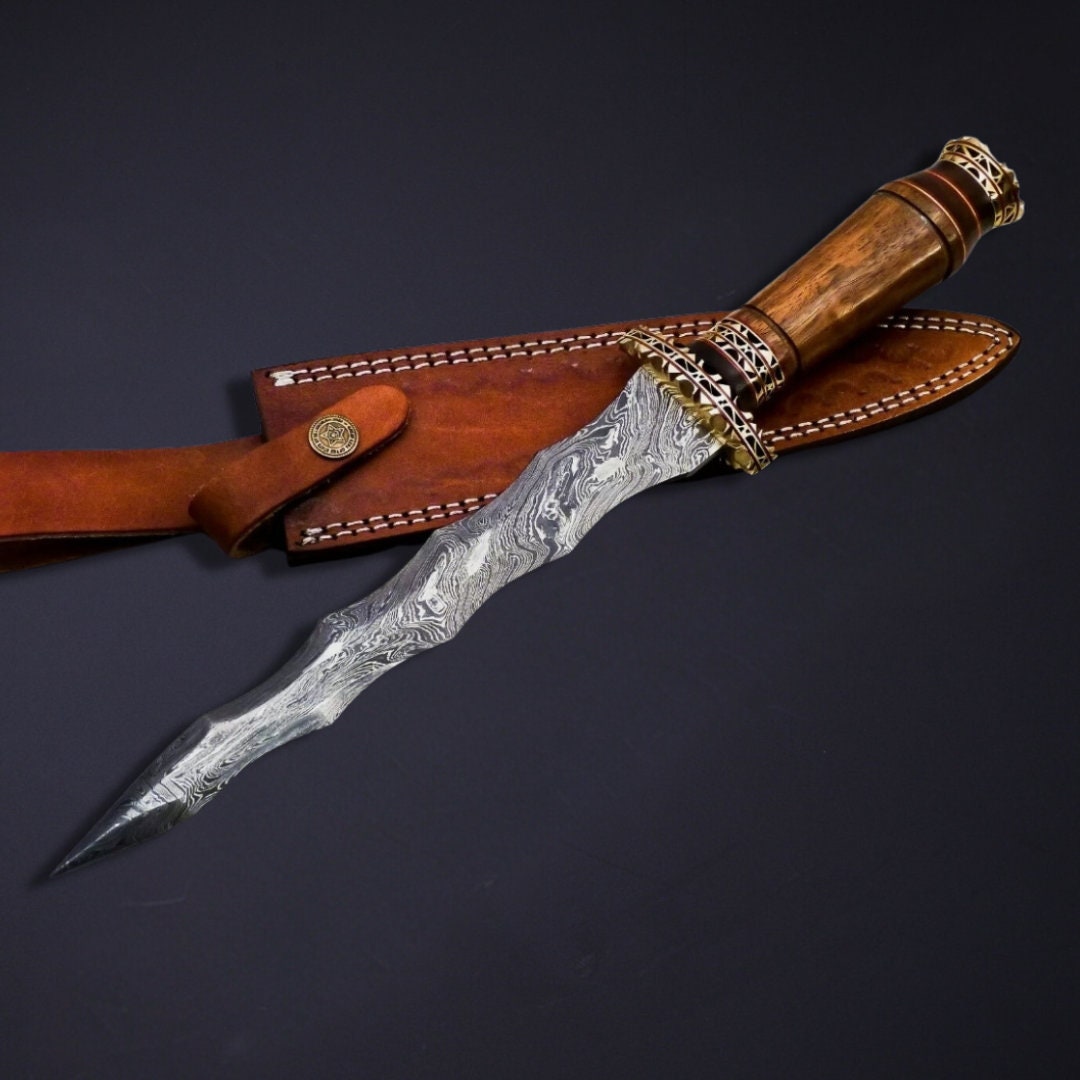 Handmade Damascus Dagger With Beautiful Wood ,handmade Dagger , Movie ...