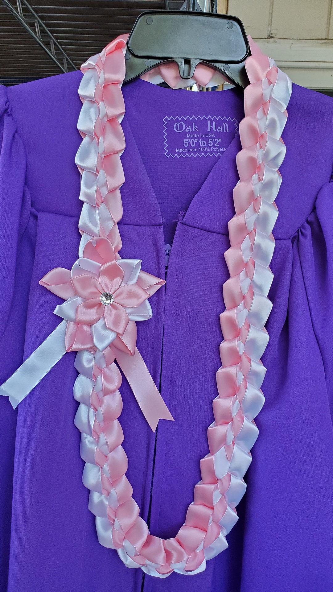 Circle Lei in White and Pink Ties With 1 Flower. - Etsy
