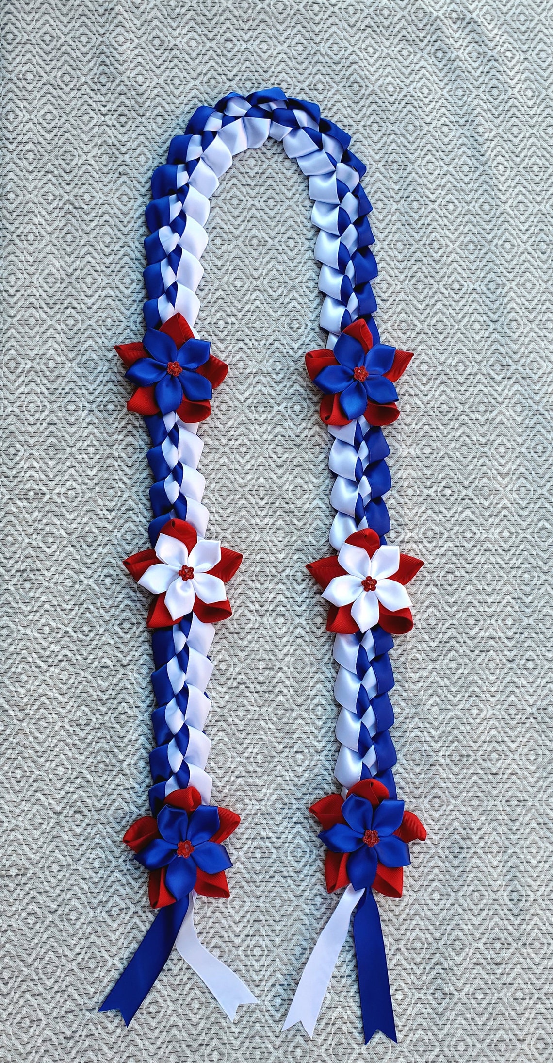3 Colors Lei in White, Red, and Royal Blue. Perfect for Middle School ...