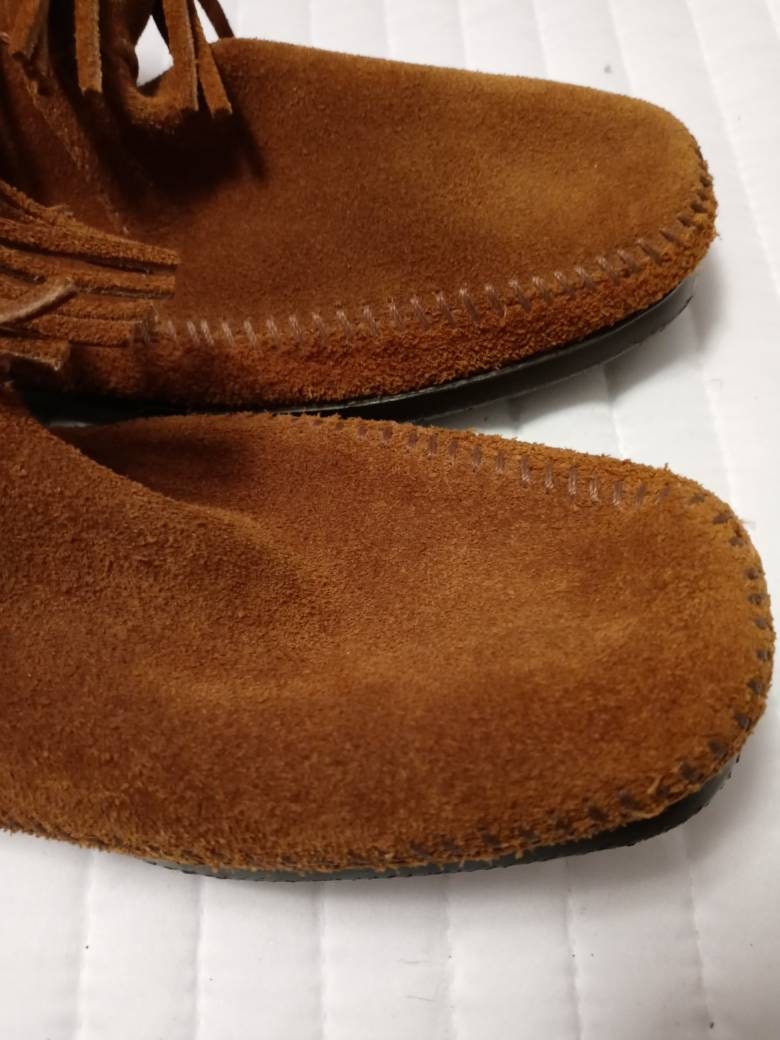 American Indian Pair of Women's Size 11 Brown Leather Moccasins, Native ...