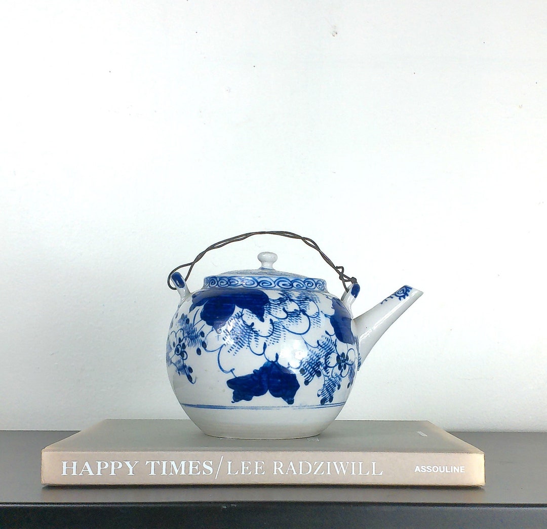 Chinese Export Blue and White Floral Pattern Porcelain Teapot, Antique ...