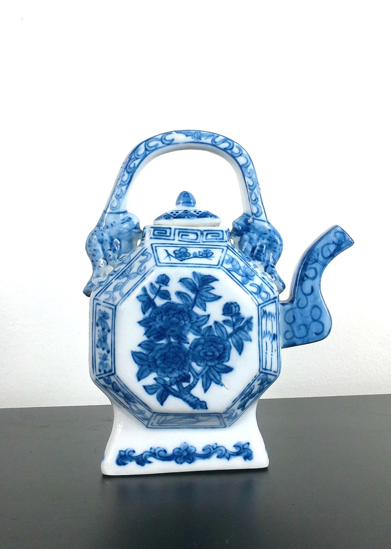 Chinese Export Antique Blue and White Teapot & Tea Caddy Set, Hamptons ...