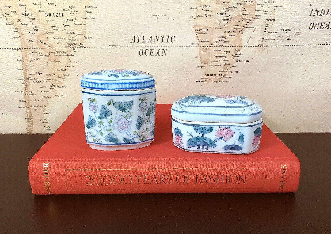 Chinese Export Pair / Set of 2 Chinoiserie Trinket Boxes, Grand ...