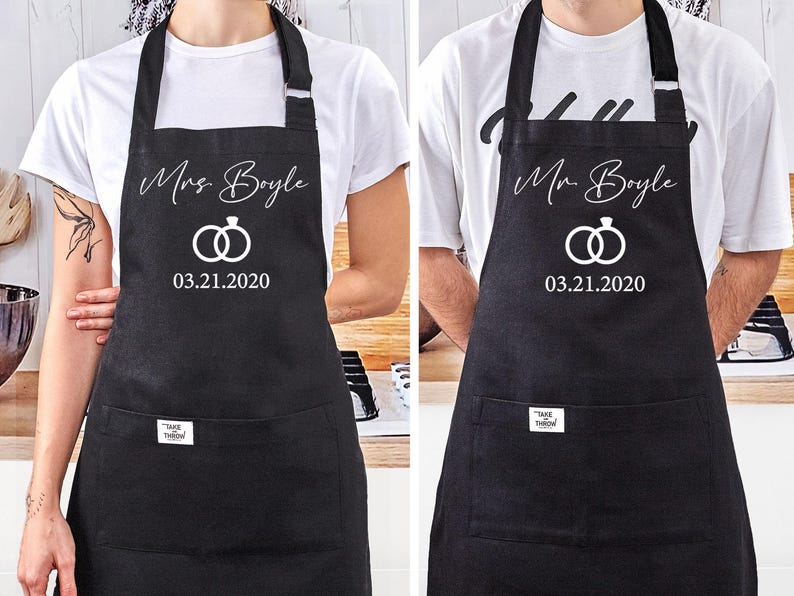 Personalized Couple Apron Set With Names and Rings Design - Etsy