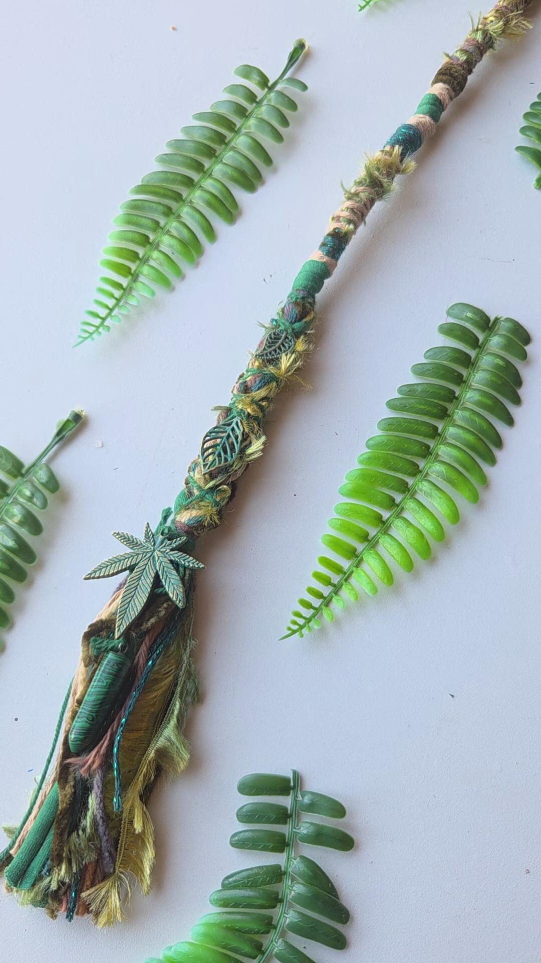 Rasta Leaf & Malachite Crystal Hair Wrap. Green and Brown Gemstone ...