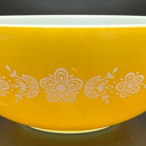 Vintage 1960s/70s/80s Cinderella Pyrex Corningware Set of Three Bowls ...