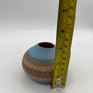 Vintage Native American Navajo Handmade Art Pottery Seed Pot Signed by ...