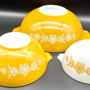 Vintage 1960s/70s/80s Cinderella Pyrex Corningware Set of Three Bowls ...