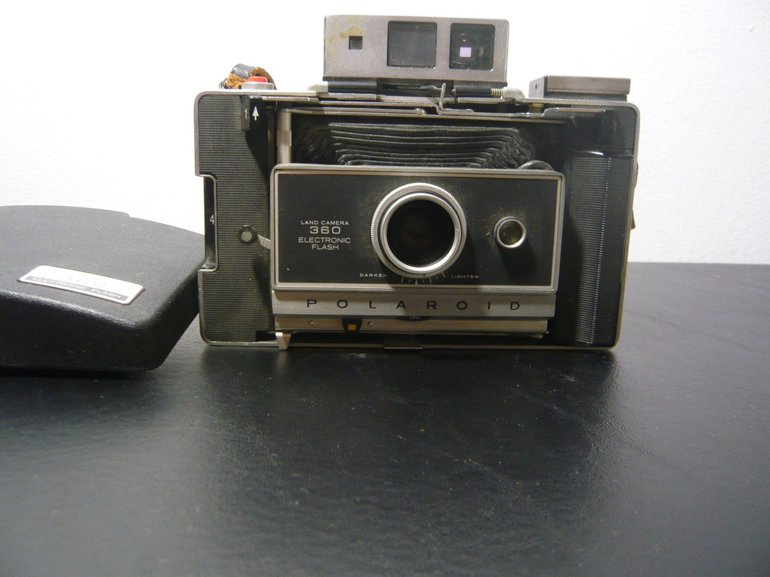 Vintage Polaroid 360 Land Camera W/ Electronic Flash & Charger Untested ...