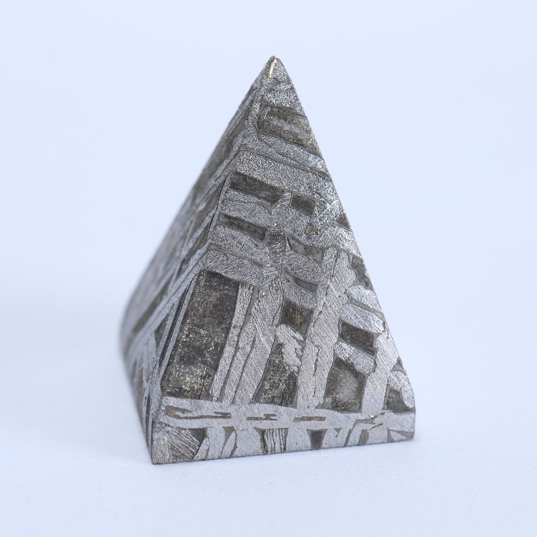 17g Muonionalusta Meteorite IRON Pyramid, Meteorite Specimen,natural ...