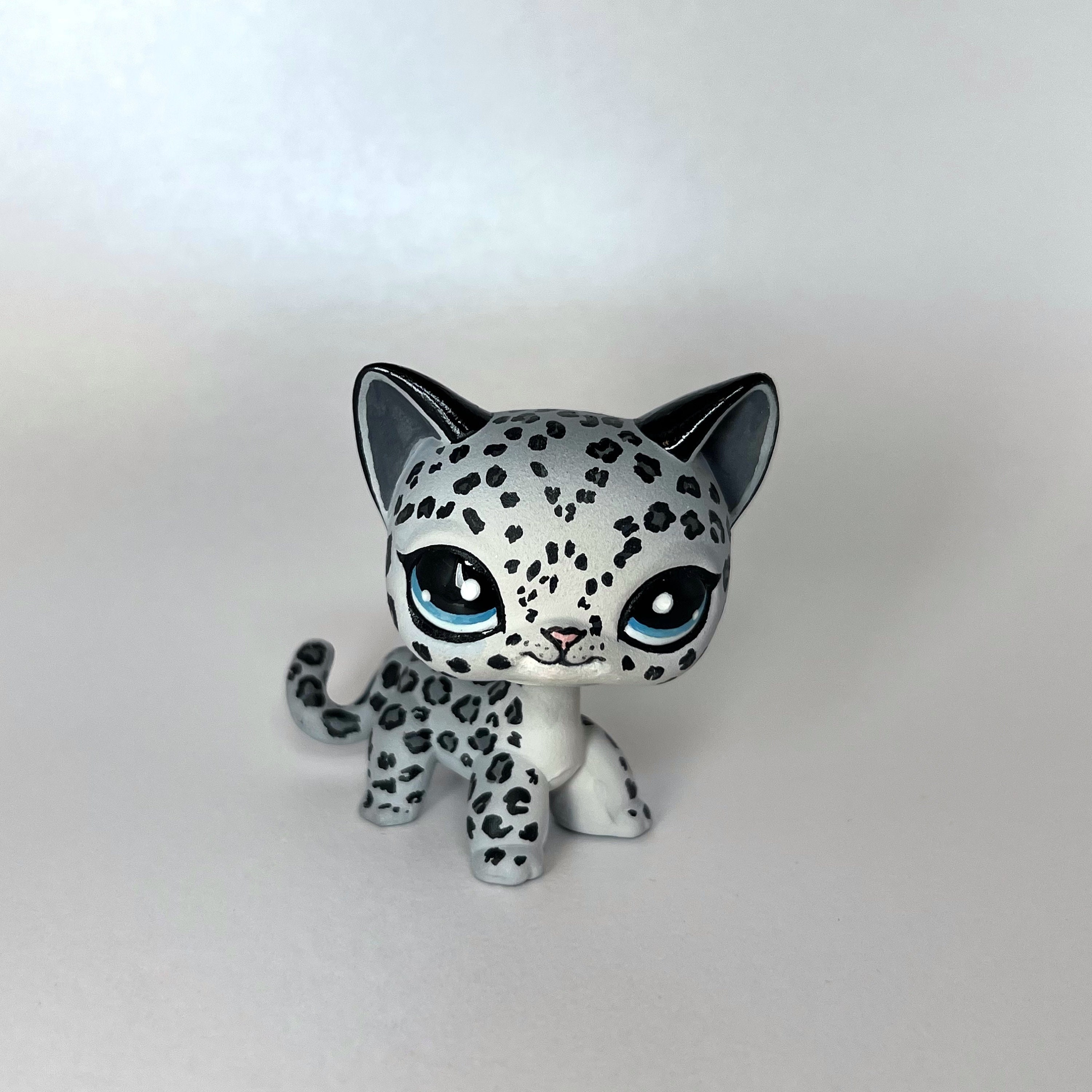 Littlest Pet Shop Snow Leopard