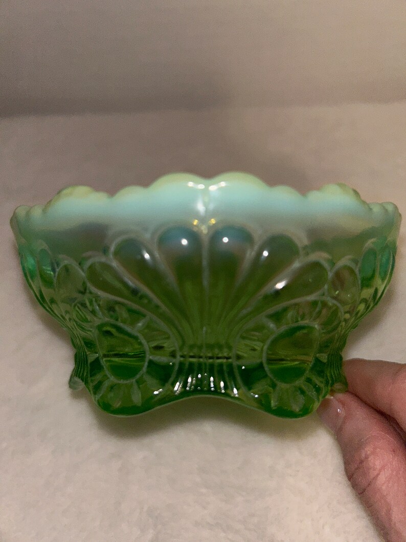 Jefferson Glass Tokyo Small Berry Bowl Green Opalescent - Etsy