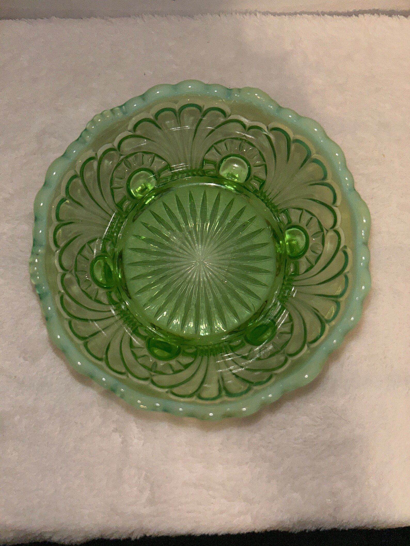 Jefferson Glass Tokyo Small Berry Bowl Green Opalescent - Etsy