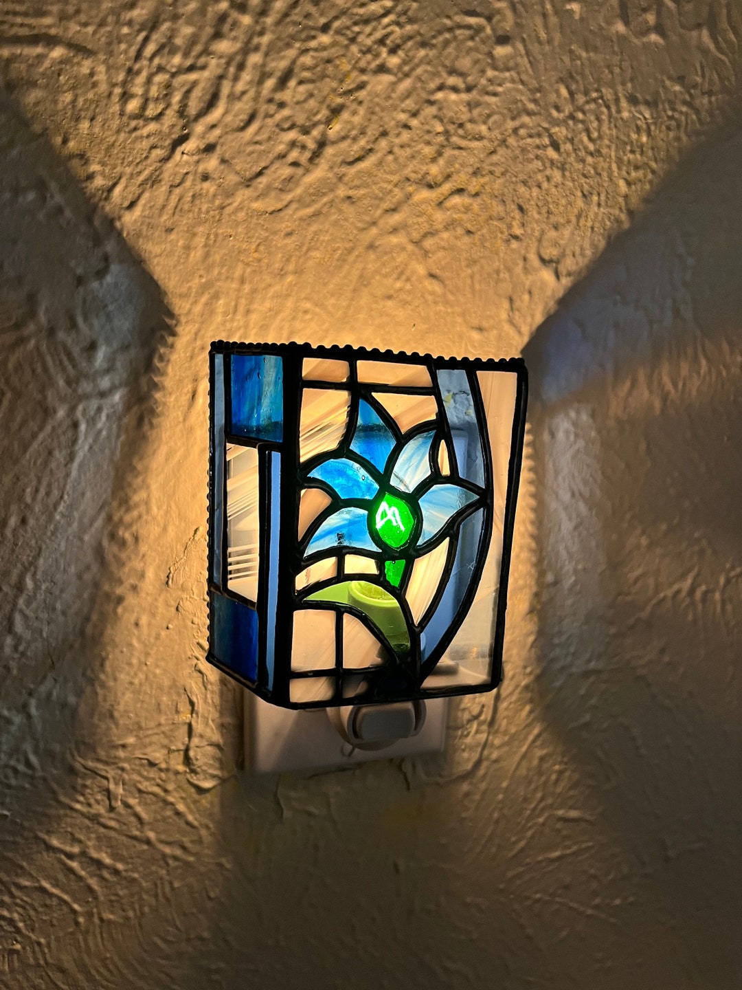 Trellis 11 - 3 Sided Stained Glass Night Light - Rotating Base Option ...