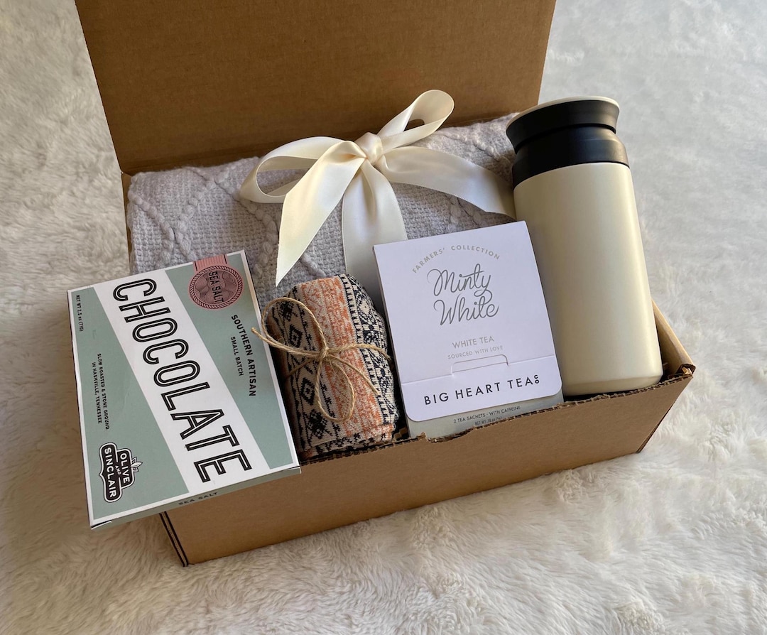 Cozy Birthday Gift Box for Her, Basket for Mom, Luxury Gift Box for ...