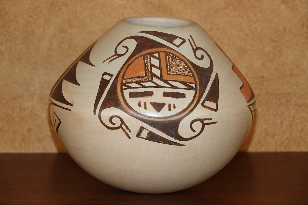 Vintage Hopi Pot by H Silas - Etsy