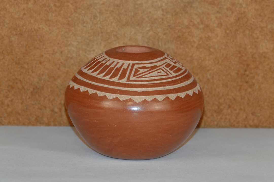 Sgraffito Redware Pot by Georgia Vigil of the Jemez Pueblo - Etsy