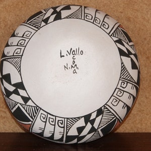 Acoma Seed Pot by Leland Vallo, 2" Tall, 3.5" Diameter. Neat Polychrome ...