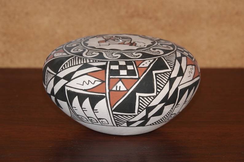 Acoma Seed Pot by Leland Vallo, 2" Tall, 3.5" Diameter. Neat Polychrome ...