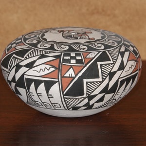 Acoma Seed Pot by Leland Vallo, 2" Tall, 3.5" Diameter. Neat Polychrome ...