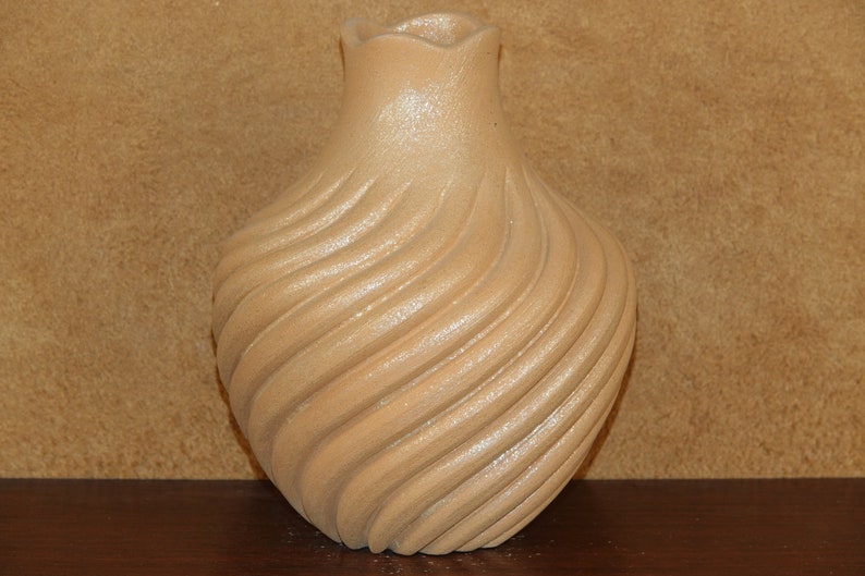 Melon Swirl Pot by Emma Yepa, Wonderfully Formed Piece, Micaceous Clay ...