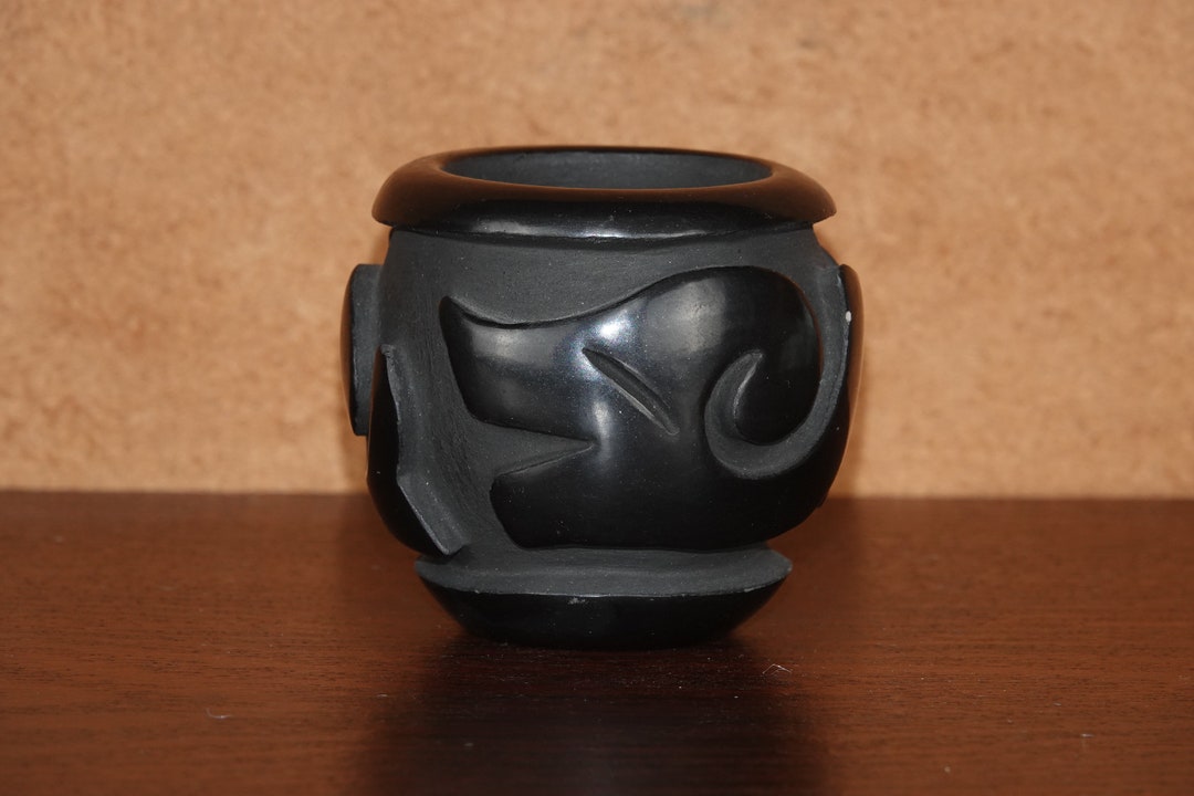 Santa Clara Pueblo Black Incised Serpent Pot by Victor Eckleberry, 2.4 ...
