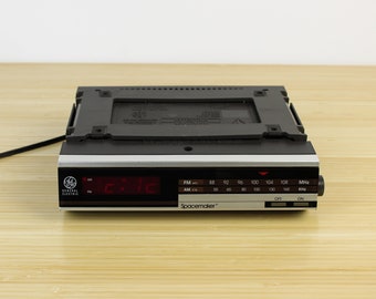 1980's Vintage General Electric Spacemaker Digital Clock Radio ...