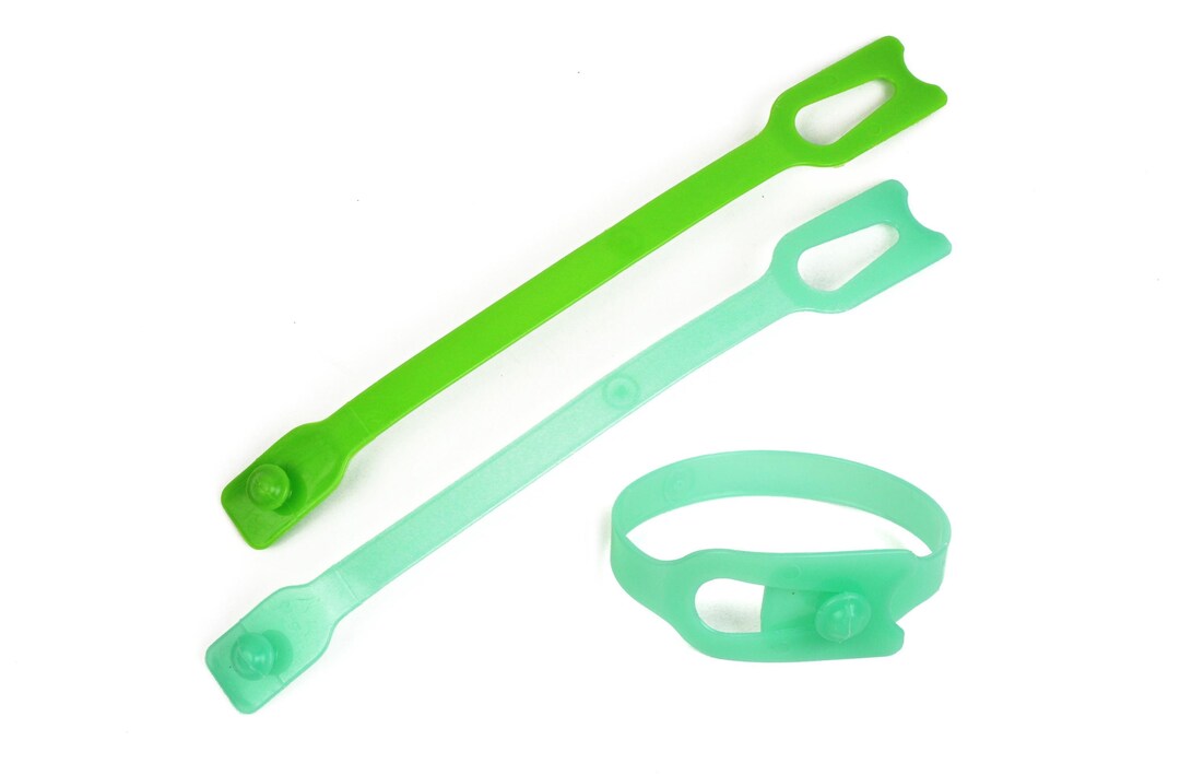 Vintage Tupperware Kitchen Towel Holders Pastry Sheet Strap Set of 2 ...