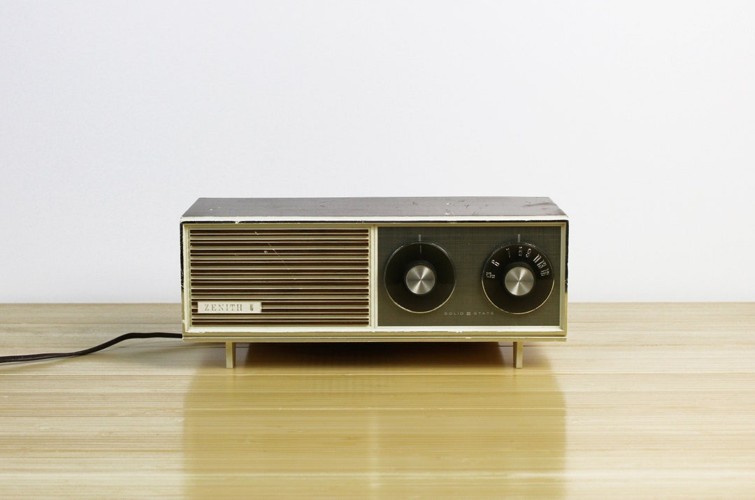 Vintage Zenith Solid State AM Radio Woodgrain Plastic B-214W Working ...