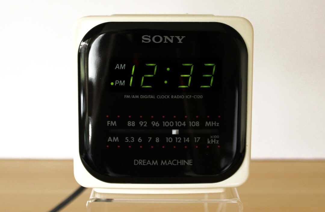 Vintage Sony Dream Machine White Cube FM/AM Clock Radio Green Readout ...