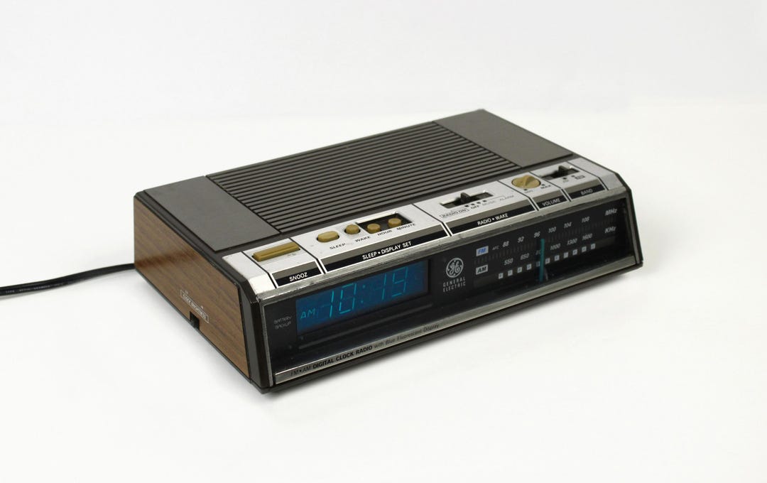 Vintage 70's GE Digital Alarm Clock Radio Retro Woodgrain Blue Readout ...