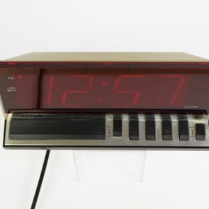 Vintage Spartus Digital Alarm Clock Red LED Readout Hong Kong Model ...