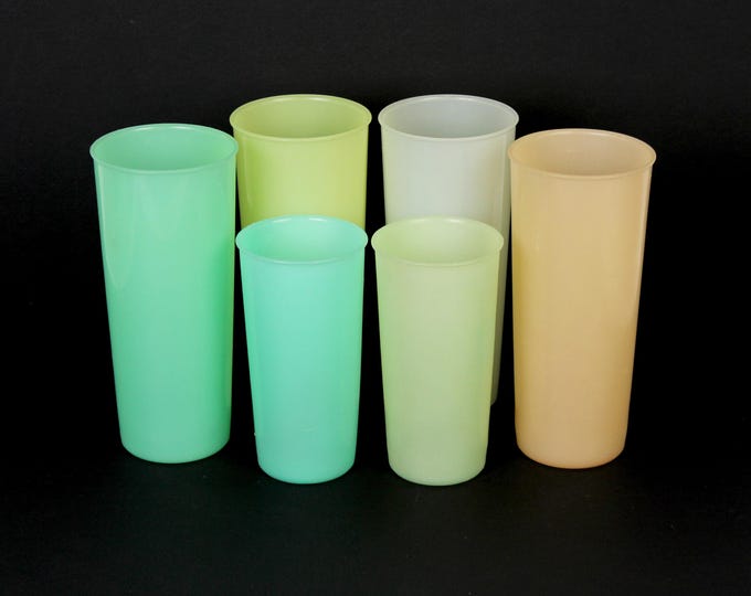 Vintage Tupperware Tumblers Pastel Cups 107 Large 16 Oz and 116 Small 9 ...