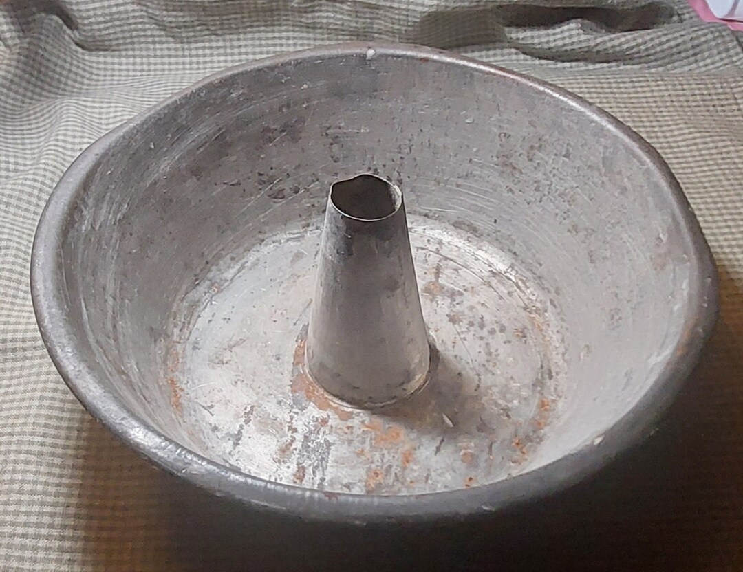 Antique Metal Bundt Cake Baking Pan - Etsy