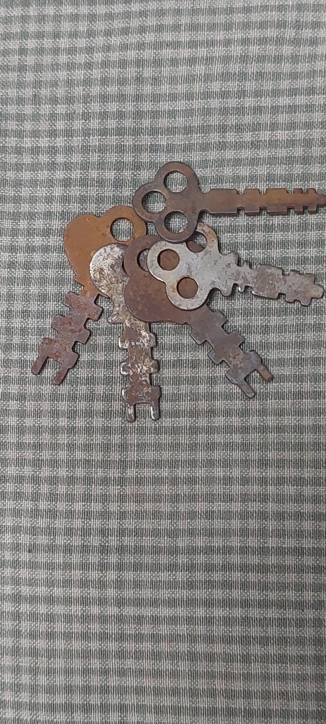 Set of 5 Vintage Double Sided Flat Keys - Etsy