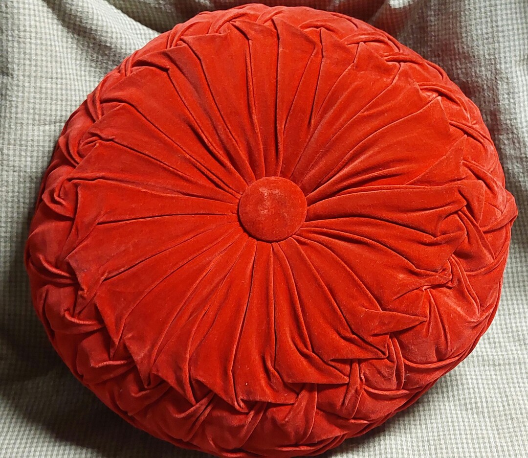 Vintage Red Velvet Pin Tuck Pleated Tufted Round Throw Pillow 12 Inches ...