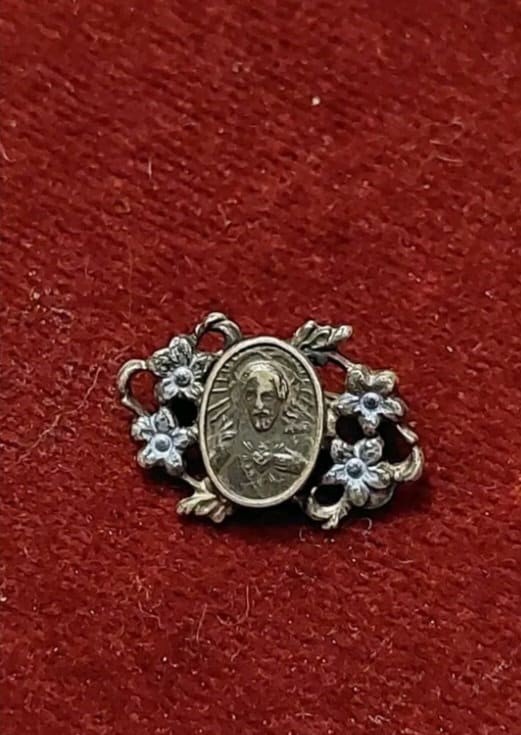 Antique Sacred Heart of Jesus Pin With C Clasp - Etsy