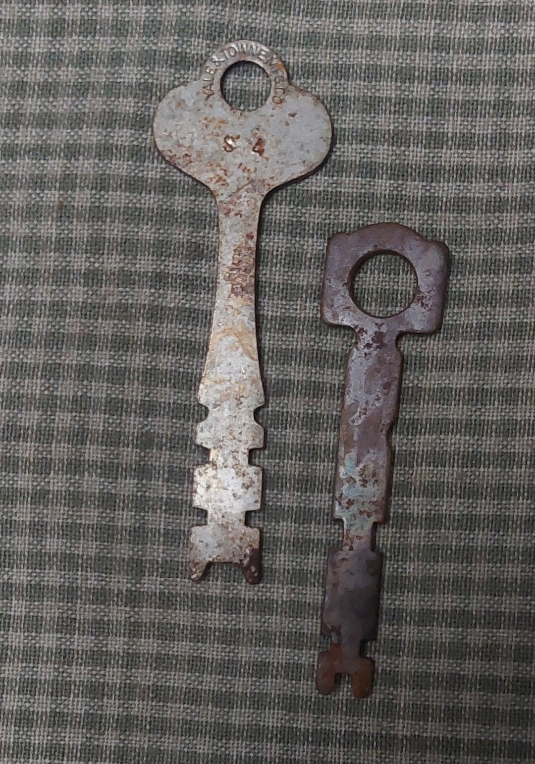 Antique Flat Keys Yale and Towne Mfg & Unmarked - Etsy