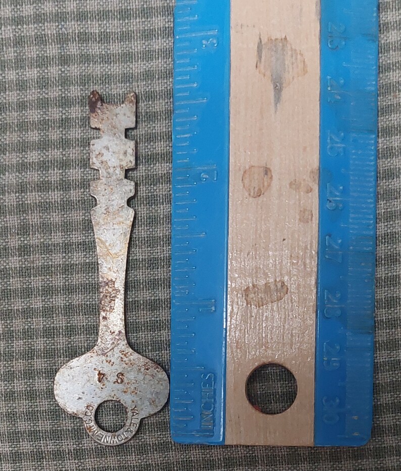 Antique Flat Keys Yale and Towne Mfg & Unmarked - Etsy