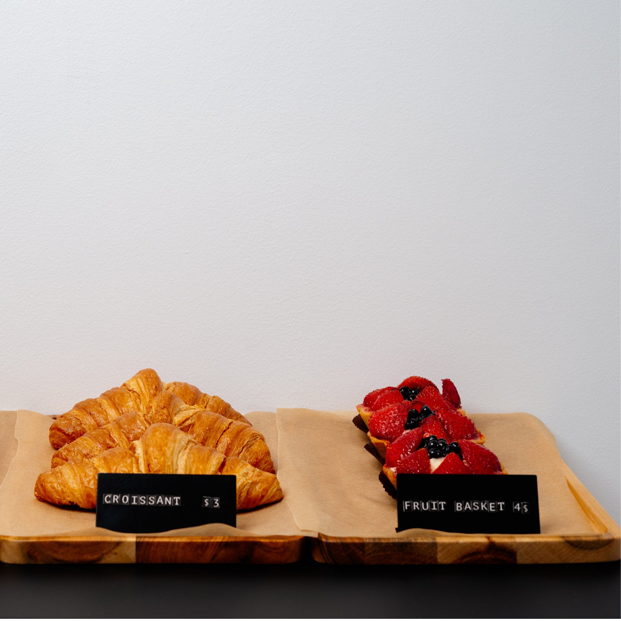 Black Metal Price Tags With Changeable Magnetic Letters for Bakeries ...