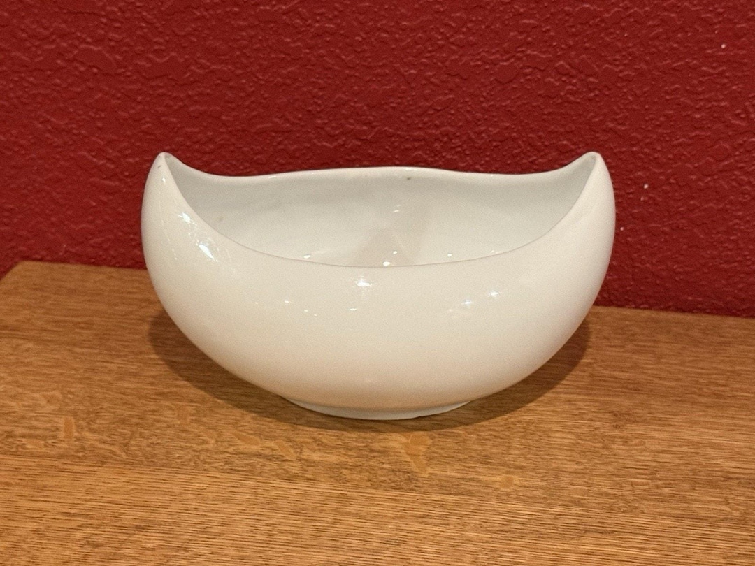 Favorite Bavaria Oval Bone China Bowl Bright White by Hutschenreuther ...