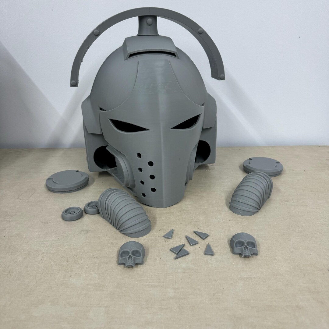 The Space Marine 2 Relic Secundus Warhammer 40K 3D Printed Raw Helmet ...