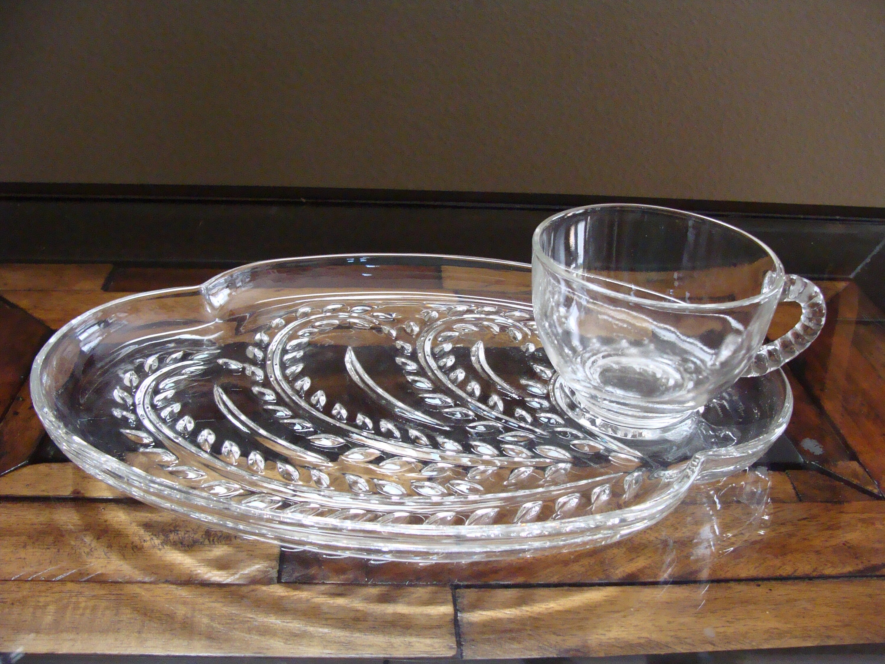 Vintage Federal Glass Snack Plates & Cups-homestead Pattern - Etsy