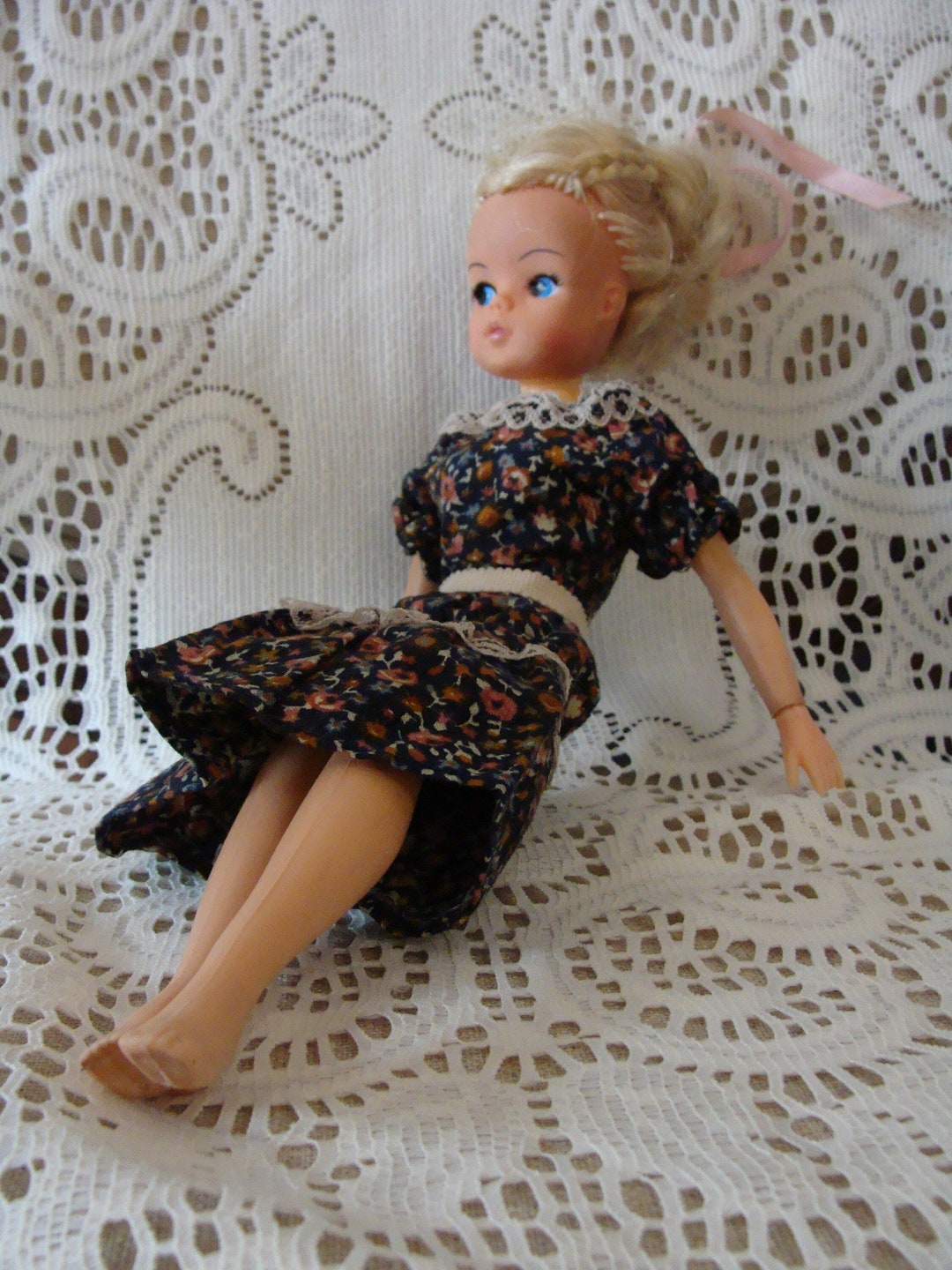 Vintage 1970s Sindy Doll Gen 1077 033055 With Accessories Etsy